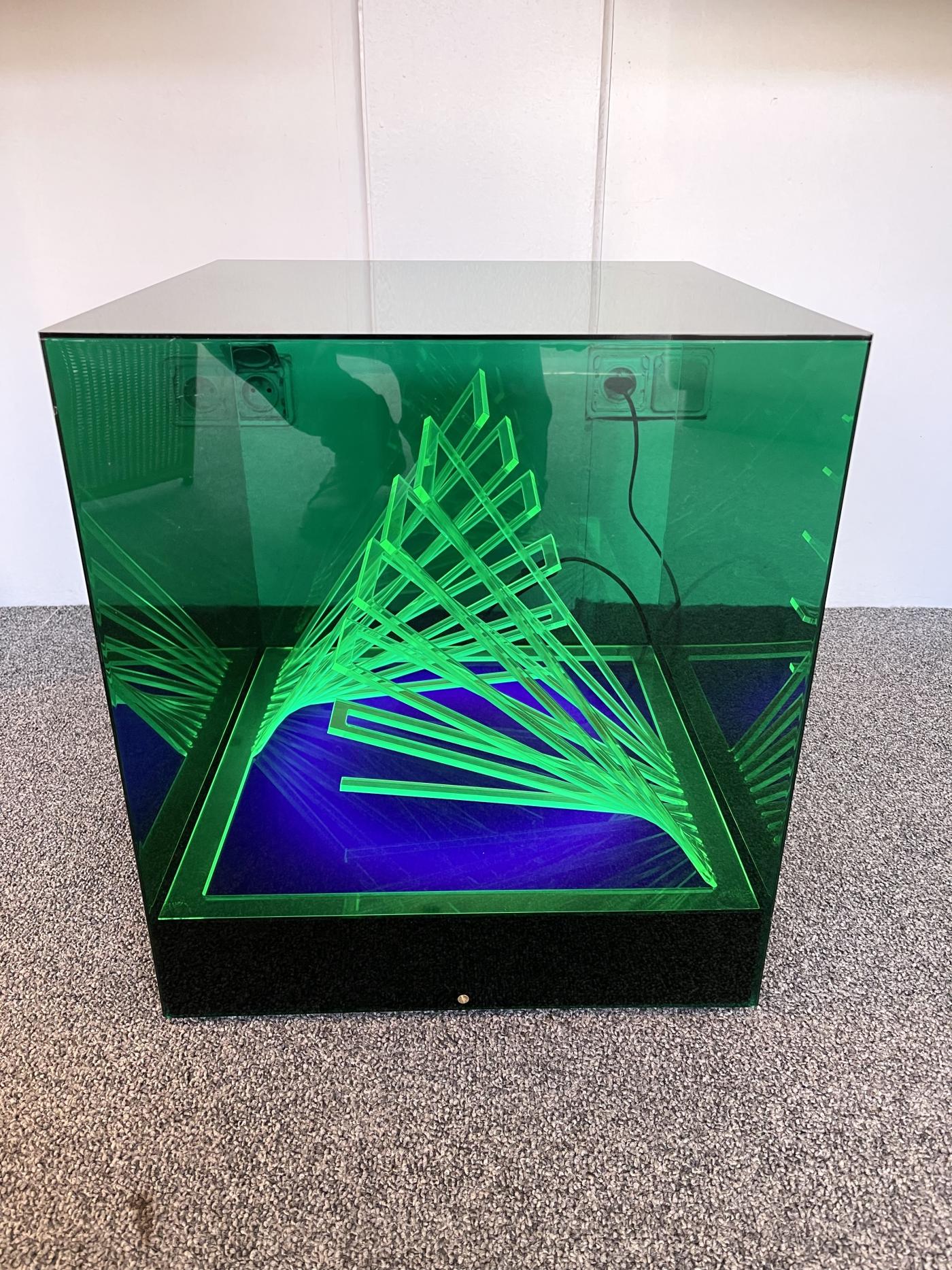 Lampe sculpture cinétique Cubo di Teo en plexiglass par James Rivère ...